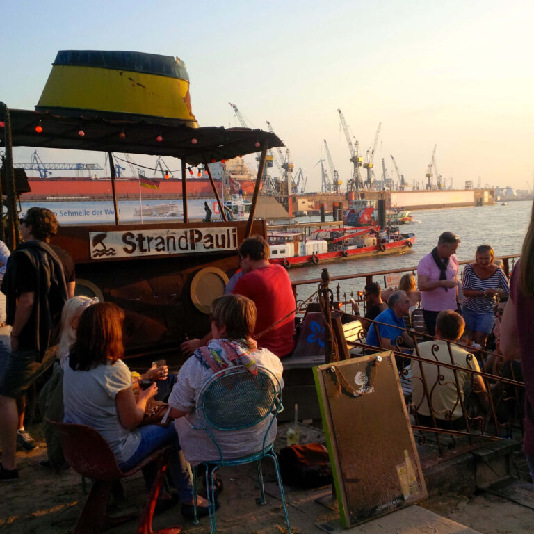 strand-pauli-an-der-elbe-beachclub - Stadtführungen in Hamburg | Visite ...